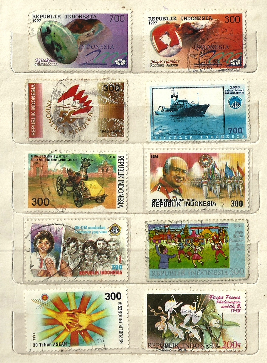 Merekam Jejak Sejarah dan Budaya Melalui Perangko | Omnduut